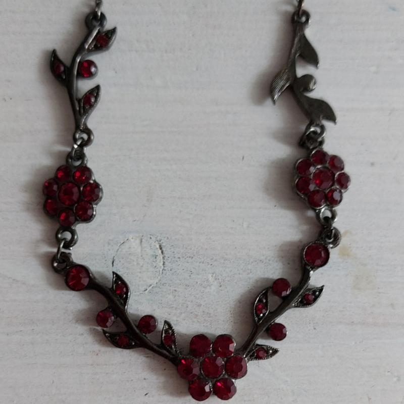 Колье — ціна 200 грн у каталозі Кольє і намиста Купити аксесуари за доступною ціною на Шафі