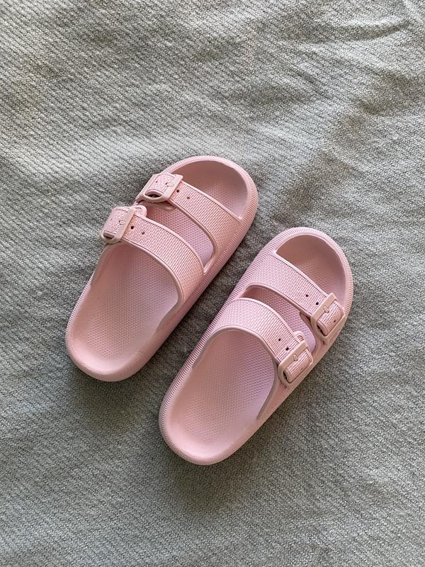Рожеві шльопанці резинові сандалі — ціна 250 грн у каталозі Шльопанці Купити жіночі речі за