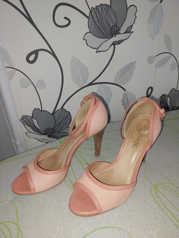 Шкіряні босоніжки minelli — ціна 250 грн у каталозі Босоніжки Купити ...