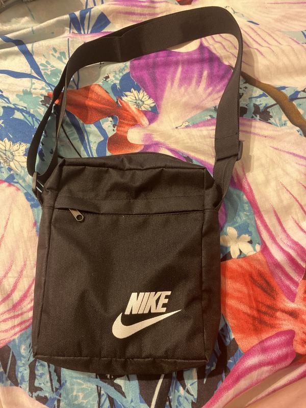 Сумка Nike месенжер — ціна 190 грн у каталозі Сумки Купити аксесуари за доступною ціною на Шафі