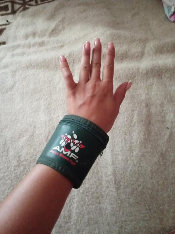 Гаманець на руку — ціна 25 грн у каталозі Гаманці Купити аксесуари за доступною ціною на Шафі