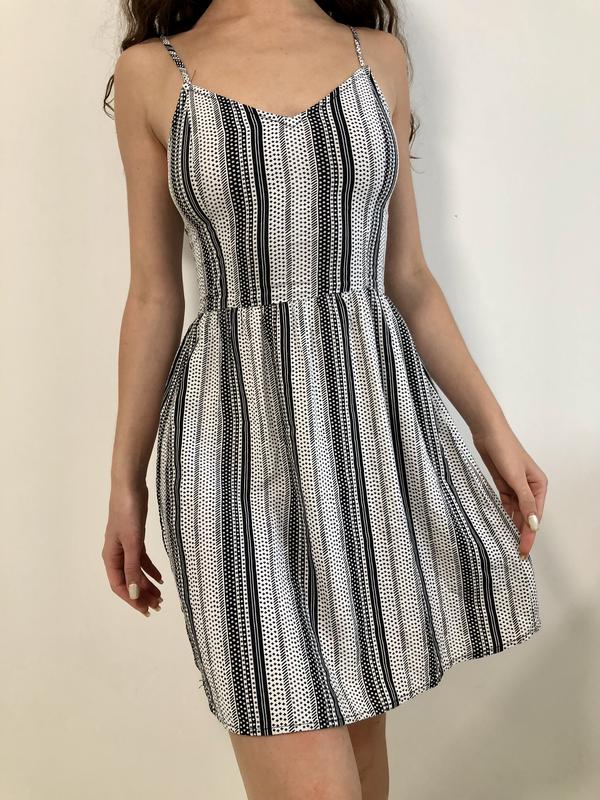 Літнє плаття — ціна 220 грн у каталозі Сарафани Купити жіночі речі за доступною ціною на Шафі