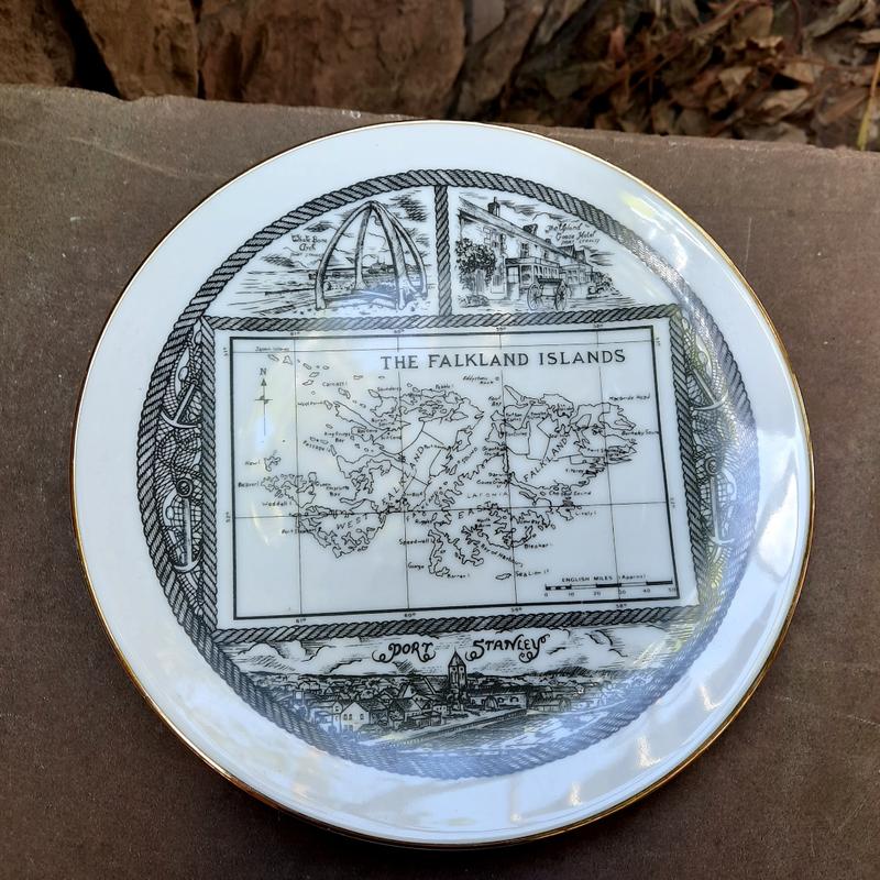 Інтерєрна фарфорова тарілка — ціна 530 грн у каталозі Декоративні елементи Купити товари для