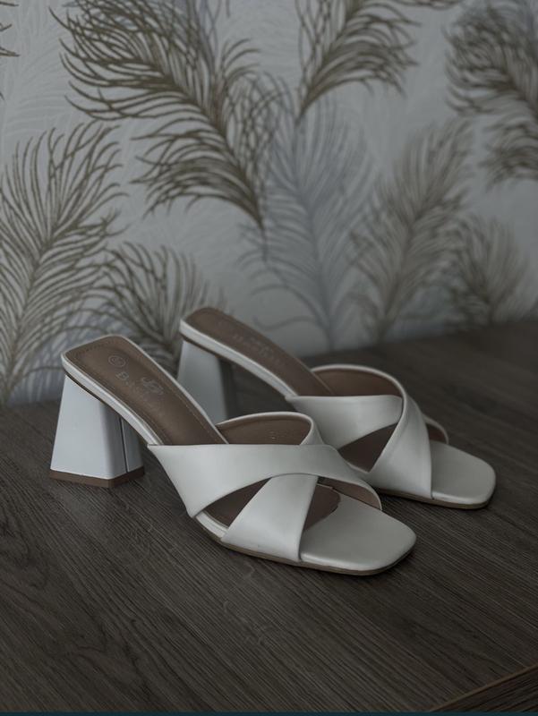 Мюлі на підборах — ціна 800 грн у каталозі Сабо Купити жіночі речі за доступною ціною на Шафі