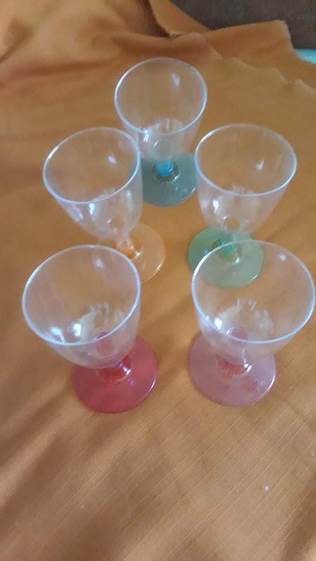 Пластикові стакани фужери — ціна 50 грн у каталозі Келихи і фужери Купити товари для дому та