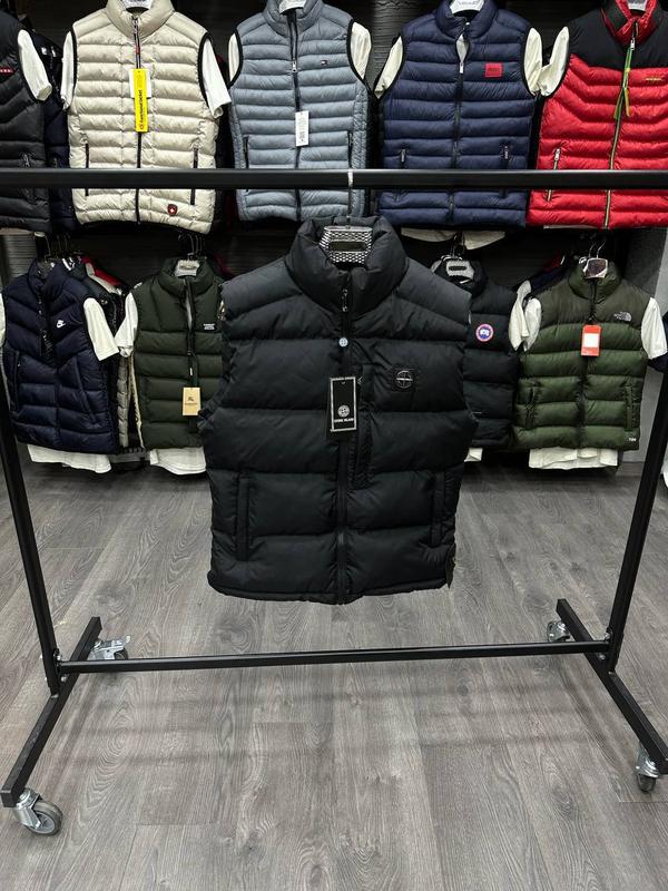 Жилетка Stone Island — ціна 2000 грн у каталозі Жилетки Купити чоловічі речі за доступною ціною