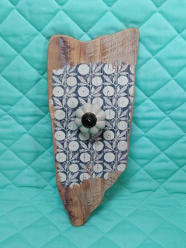 Крючок на стену — цена 117 грн в каталоге Аксессуары Купить товары для дома и быта по доступной