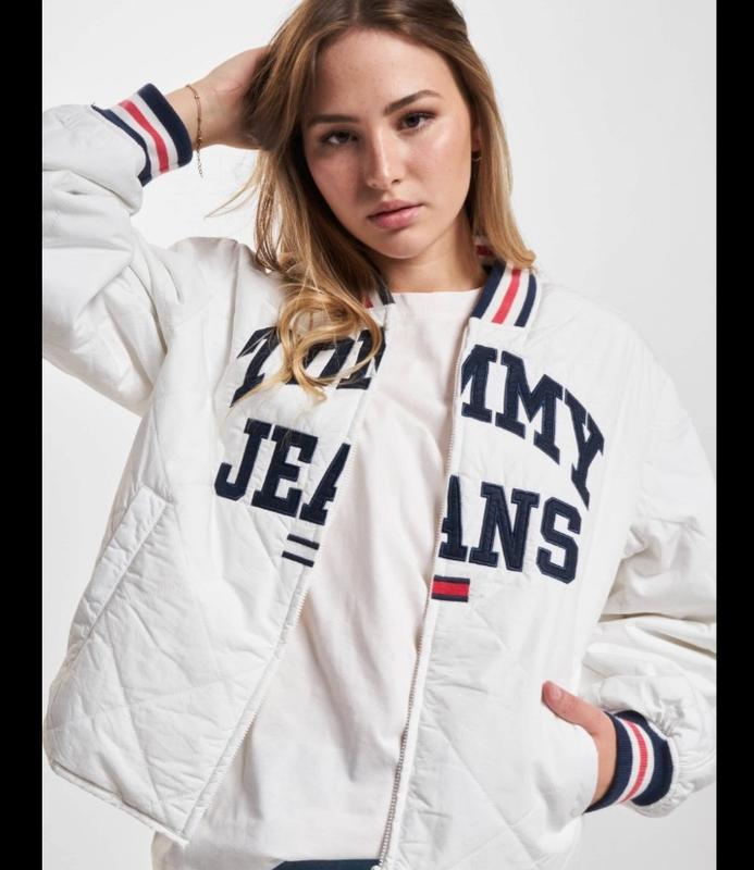 Куртка — цена 1100 грн в каталоге Куртки Купить женские вещи по доступной цене на Шафе Украина