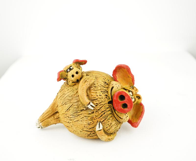 Статуэтка свинка на отдыхе — цена 167 грн в каталоге Статуэтки Купить товары для дома и быта по