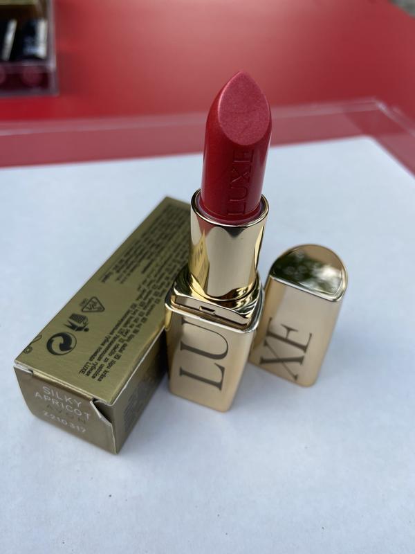 Увлажняющая помада luxe ⁇ avon*silky apricot* — цена 150 грн в каталоге ...
