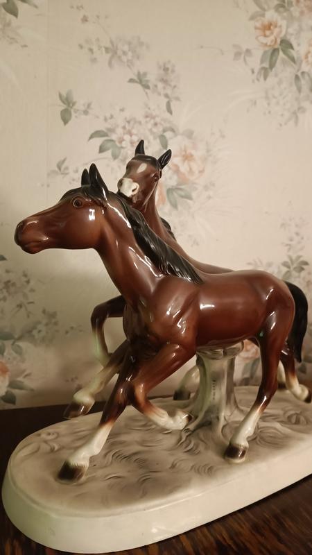Фарфорова статуетка лошади німеччина — ціна 3500 грн у каталозі Статуетки Купити товари для