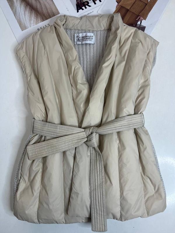 Жилетка — ціна 6000 грн у каталозі Жилетки Купити жіночі речі за доступною ціною на Шафі