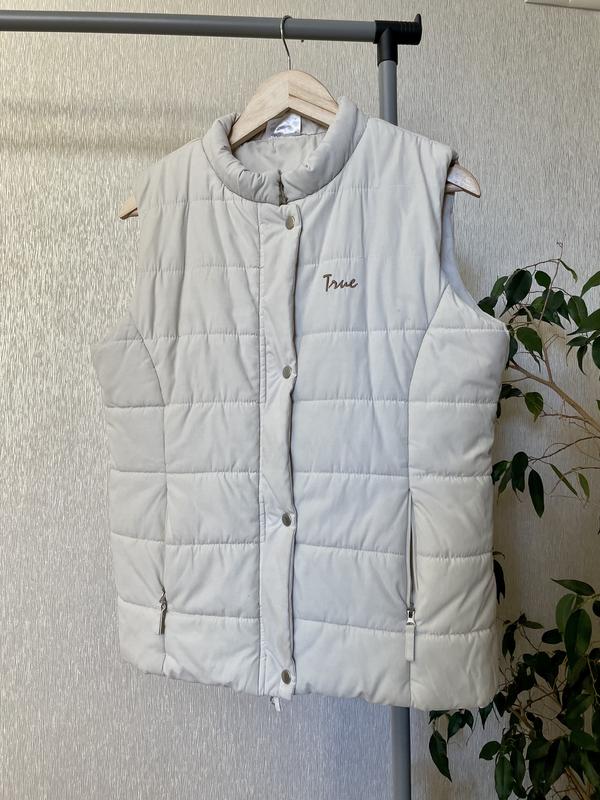 Жилет утеплений — ціна 350 грн у каталозі Жилетки Купити жіночі речі за доступною ціною на Шафі