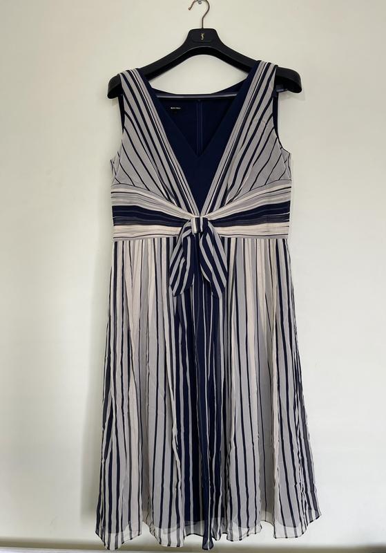 Шовкове нарядне плаття Escada р 42 сукня 100 шовк оригінал преміум люкс — ціна 1650 грн у