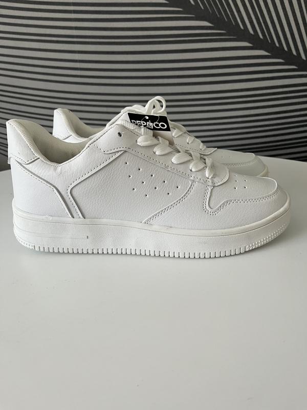 Зручні кросовки — ціна 1100 грн у каталозі Кросівки Купити жіночі речі за доступною ціною на