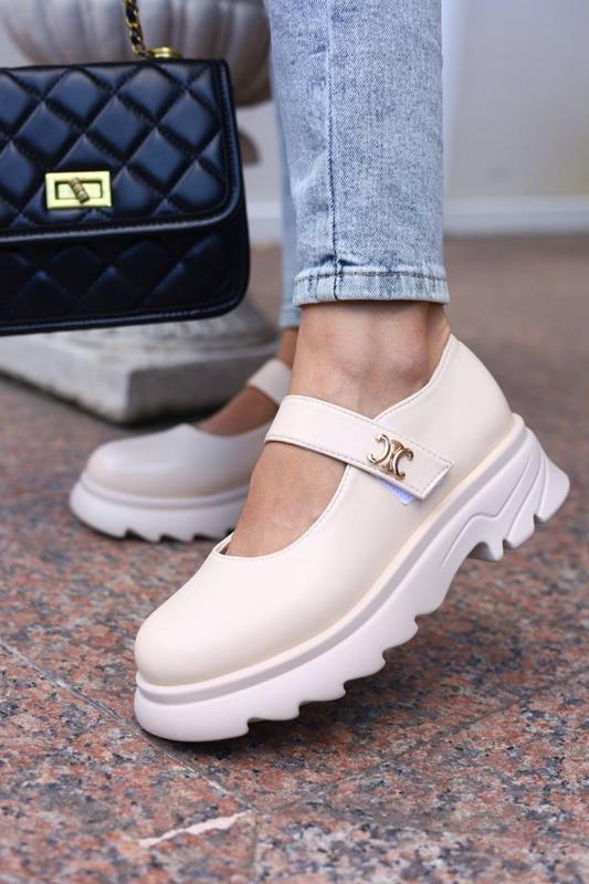 Бежевые женские туфли на платформе. — ціна 499 грн у каталозі Туфлі ...