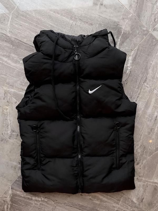 Мужская жилетка nike з капюшоном — цена 1949 грн в каталоге Жилетки ...