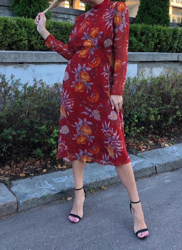 Красива сукня — ціна 500 грн у каталозі Сукні міді Купити жіночі речі за доступною ціною на