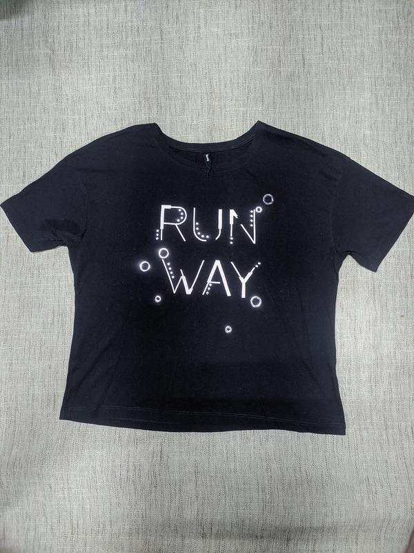 Футболка — ціна 60 грн у каталозі Футболки Купити жіночі речі за доступною ціною на Шафі