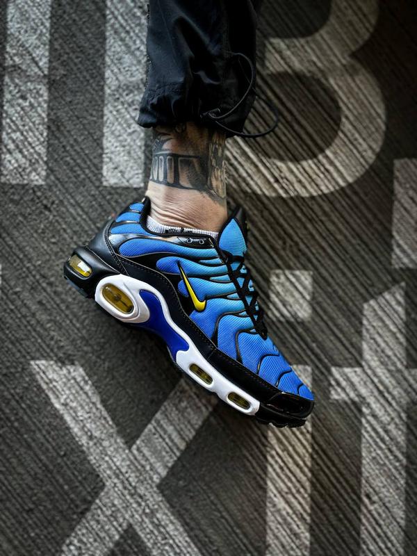 Стильні ядові кросівки nike tn+ hyper blue — ціна 2500 грн у каталозі ...