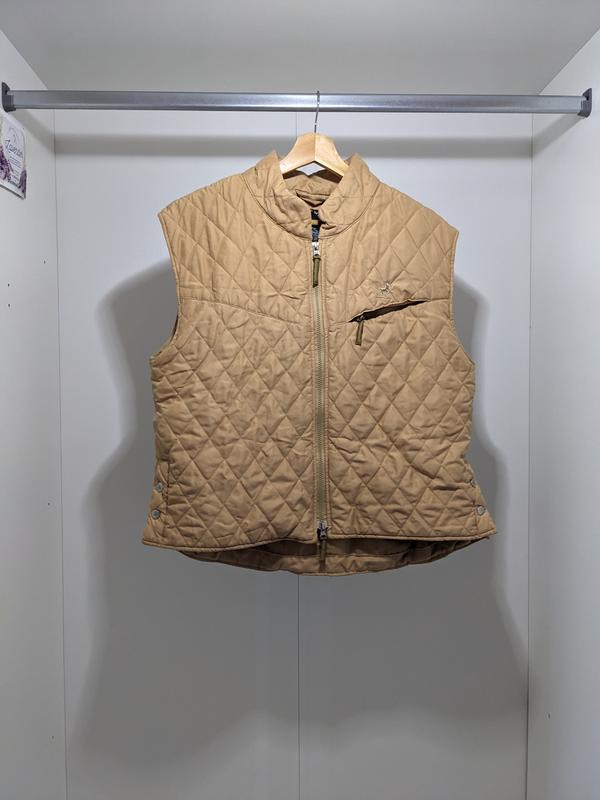 Жилет — ціна 250 грн у каталозі Жилетки Купити жіночі речі за доступною ціною на Шафі Україна