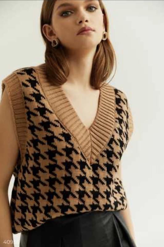 Трендова жилетка — ціна 320 грн у каталозі Жилети Купити жіночі речі за доступною ціною на Шафі