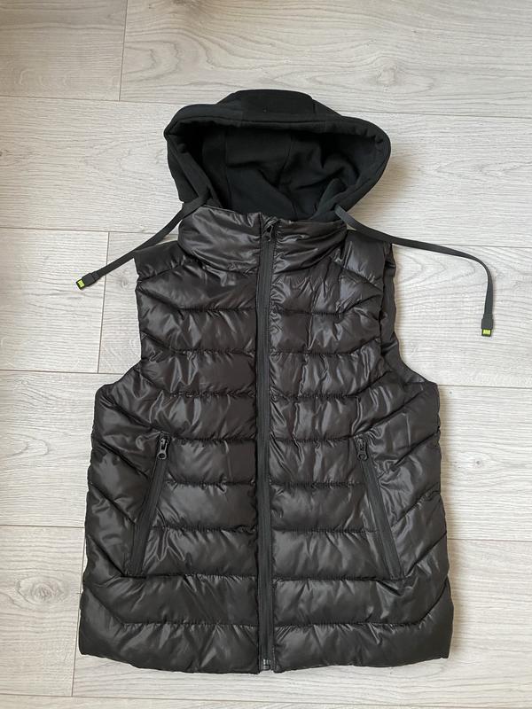 Жилетка на хлопчика — ціна 490 грн у каталозі Жилетки Купити дитячі речі за доступною ціною на