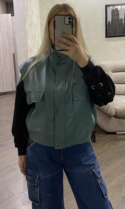 Стильна жилетка з екошкіри — ціна 300 грн у каталозі Жилетки Купити жіночі речі за доступною