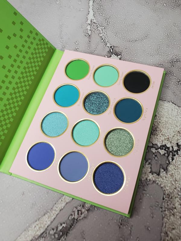 Палетка тіней Sheglam Flutter Effect — цена 560 грн в каталоге Тени для век Купить товары для