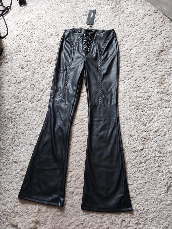 Кожаные брюки клеш — ціна 800 грн у каталозі Брюки Купити жіночі речі за доступною ціною на Шафі