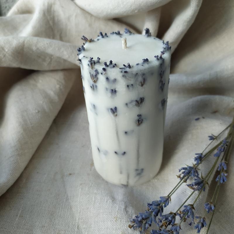 Свеча с лавандой лавандовая свеча — цена 250 грн в каталоге Свечи