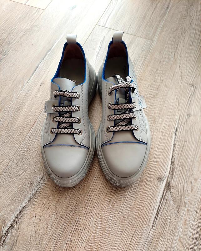 Кросівки — ціна 2200 грн у каталозі Кросівки Купити жіночі речі за доступною ціною на Шафі