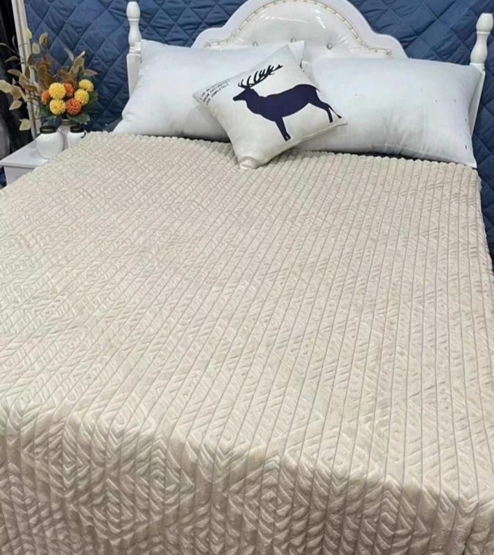 Плед — ціна 400 грн у каталозі Пледи Купити товари для дому та побуту за доступною ціною на Шафі