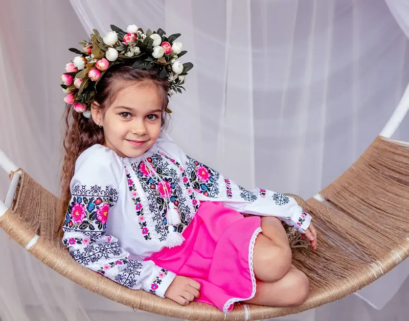 Вишиванка рожева — ціна 1299 грн у каталозі Вишиванки Купити дитячі речі за доступною ціною на