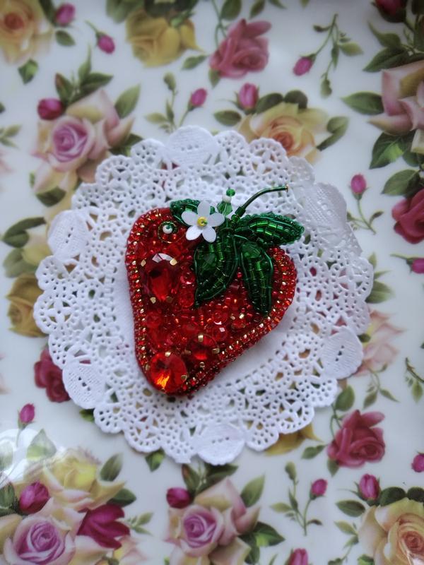 Брошь клубничка 🍓🍓🍓 — цена 199 грн в каталоге Броши Купить аксессуары ...