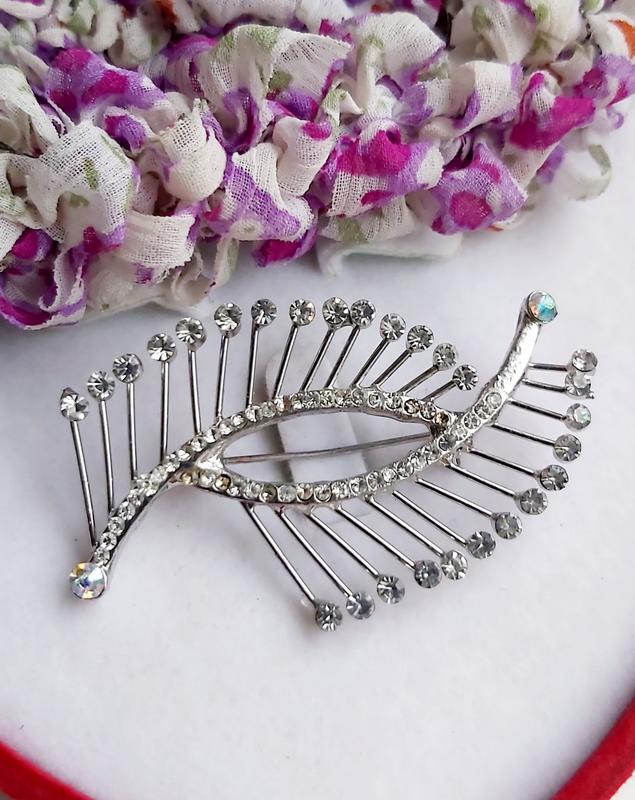 Брошка зі стразами — ціна 300 грн у каталозі Брошки Купити аксесуари за доступною ціною на Шафі