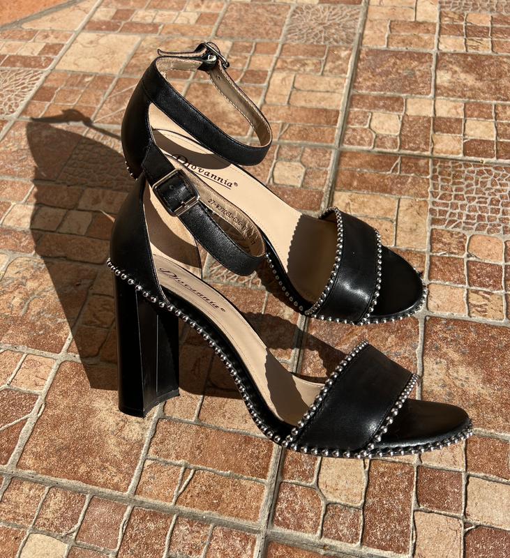 Продам босоніжки на підборах — ціна 700 грн у каталозі Туфлі Купити