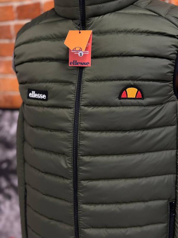 Жилет Ellesse — ціна 1500 грн у каталозі Жилетки Купити чоловічі речі за доступною ціною на Шафі