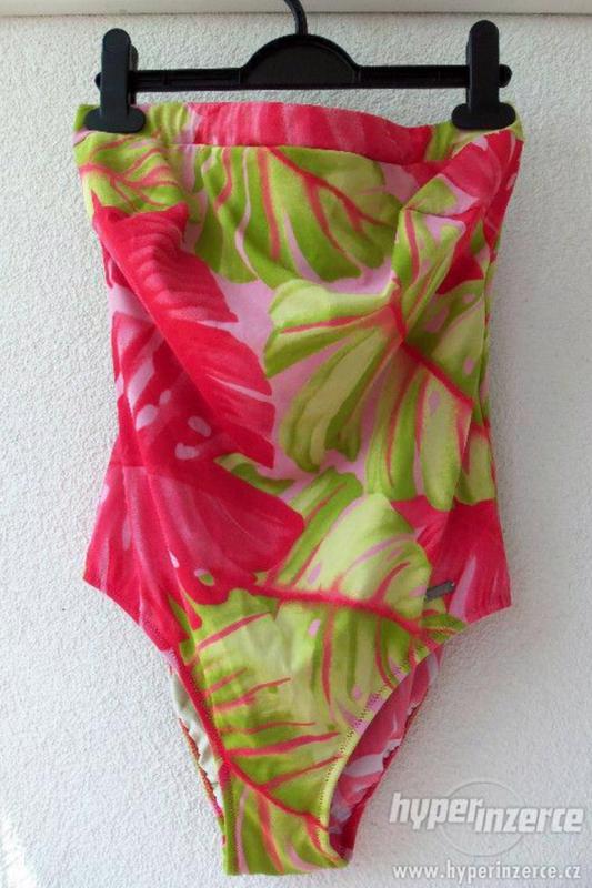 Яскравий суцільний фірмовий купальник р 48 50 — ціна 350 грн у каталозі Купальники Купити жіночі