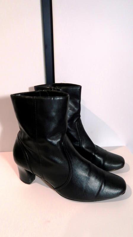 Демісезонні чоботи — ціна 40 грн у каталозі Черевики Купити жіночі речі