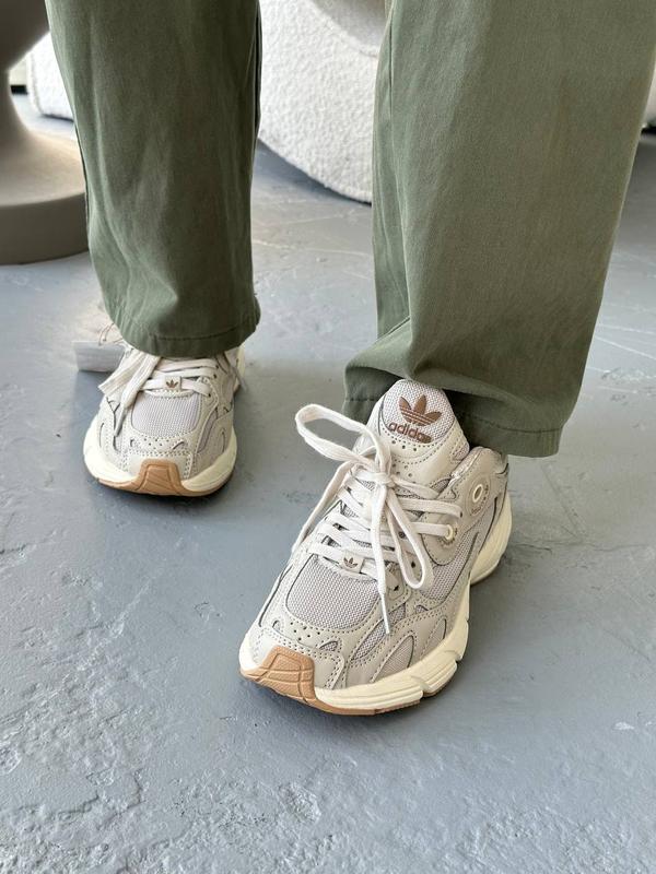 Кросівки Adidas Astir Beige — ціна 2500 грн у каталозі Кросівки Купити жіночі речі за доступною