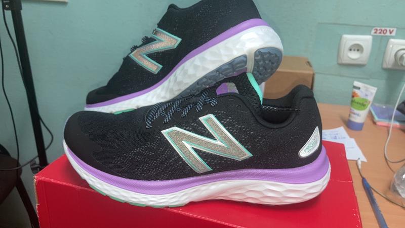 Кросівки New Balance — ціна 2800 грн у каталозі Кросівки Купити жіночі речі за доступною ціною