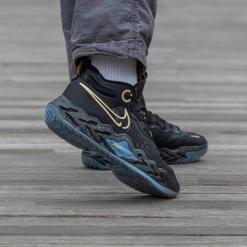 Чоловічі баскетбольні кросівки nike air zoom gt run tb black gold ...