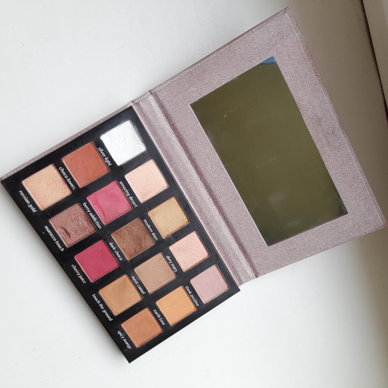 разгружающая палетка розовых нюдовых теней Wibo Modern Eyeshadow