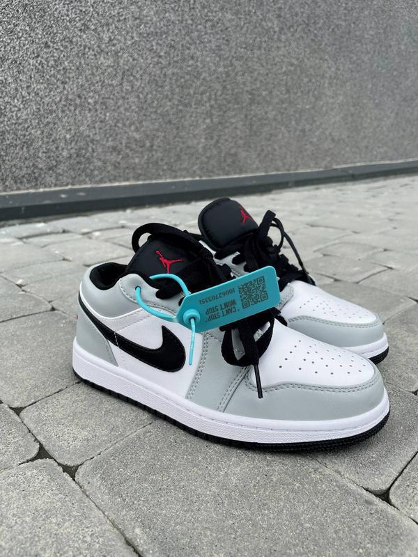 Nike Air Jordan 1 Low кросівки — ціна 2500 грн у каталозі Кросівки Купити жіночі речі за