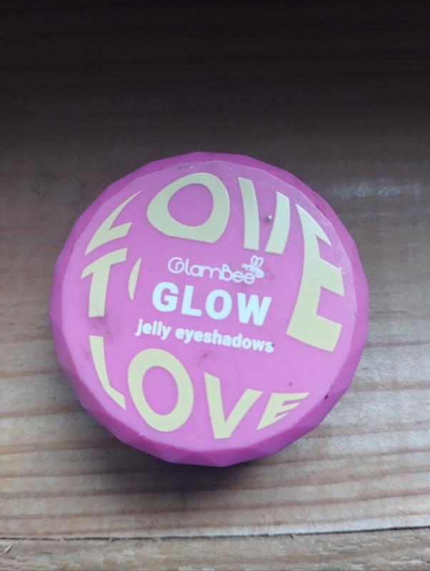 Тени — цена 30 грн в каталоге Тени для век Купить товары для красоты и здоровья по доступной