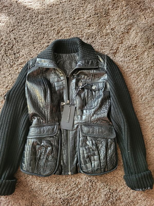 Шкіряна курточка тепла ціна подарунок — ціна 800 грн у каталозі Куртки Купити жіночі речі за