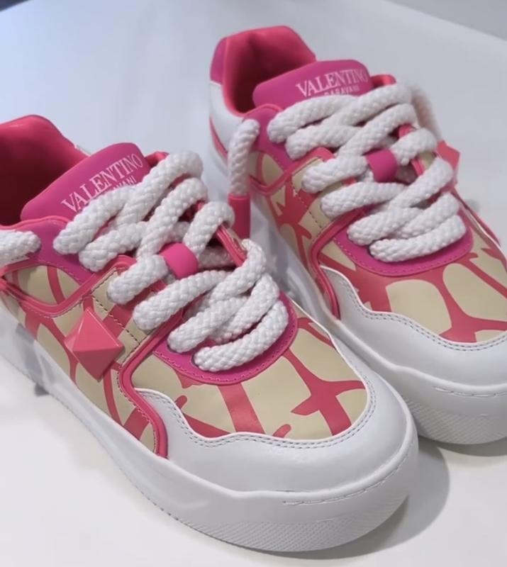 Кросівки Valentino — ціна 2500 грн у каталозі Кросівки Купити жіночі речі за доступною ціною на