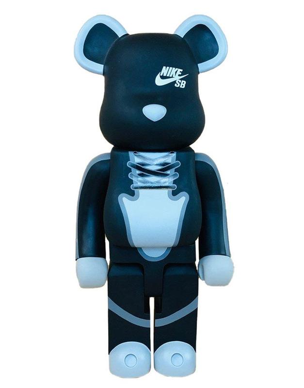 Bearbrick nike sb black фигурка (черный с белым) 700% (53 см) — цена ...