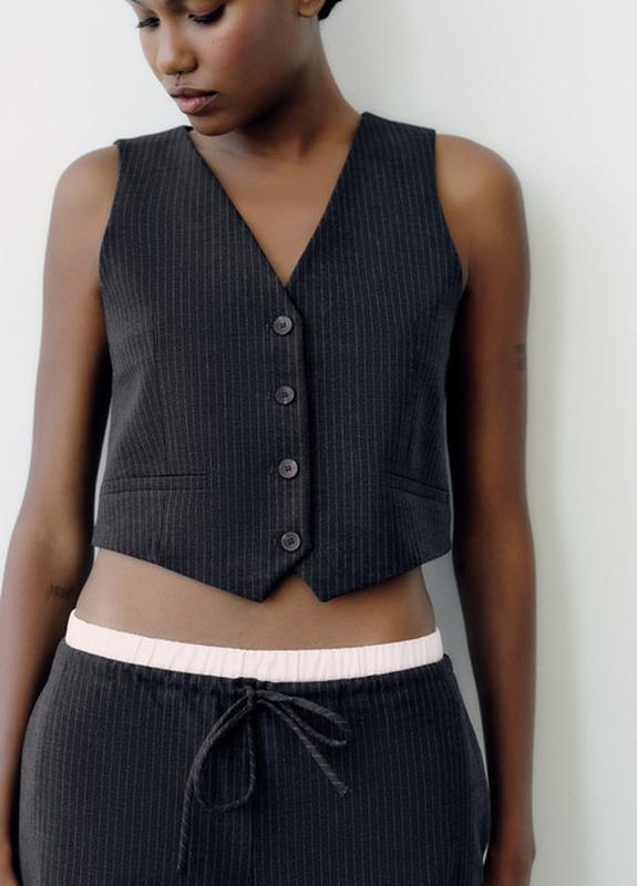 Желетка безрукавка — ціна 150 грн у каталозі Жилетки Купити жіночі речі за доступною ціною на